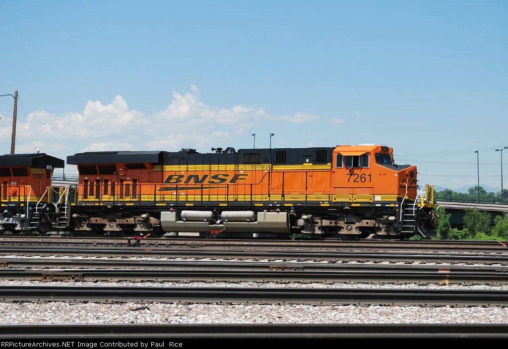 BNSF 7261